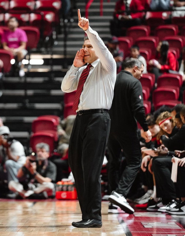 UNLV Dominates Chattanooga: Naas Cunningham’s 25-Point Breakout ...